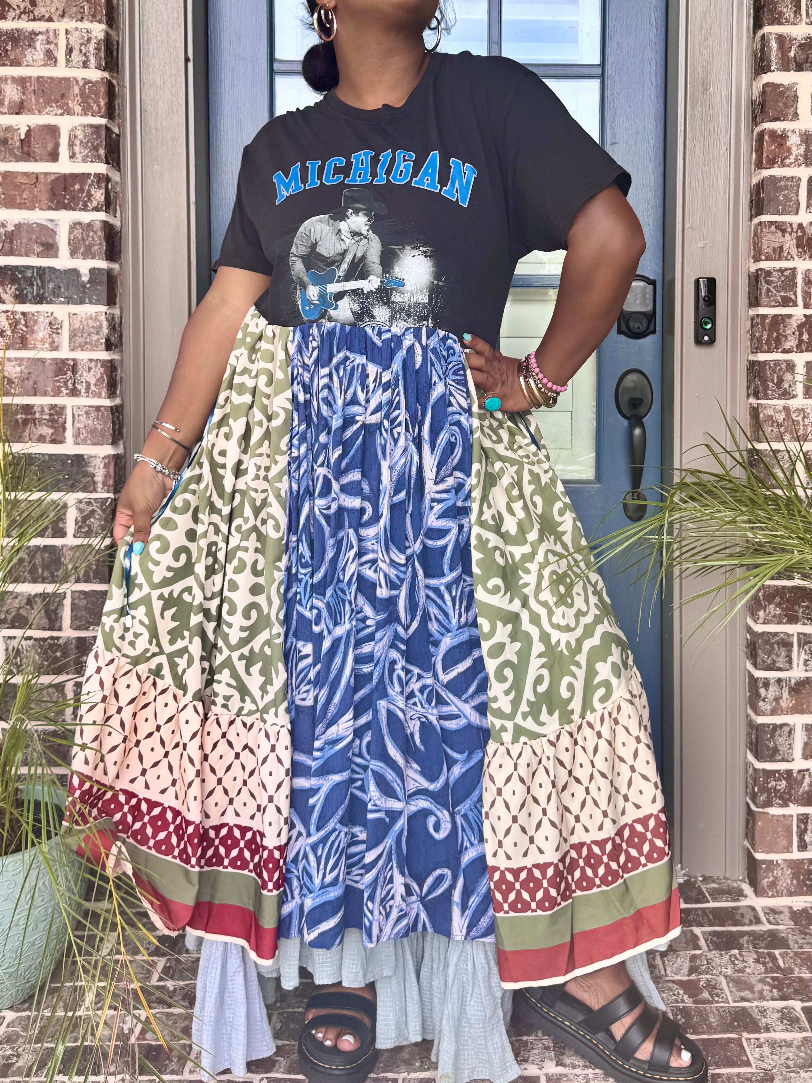 Extra Small-Extra Large Garth Brooks Maxi Tee – Patched Gal
